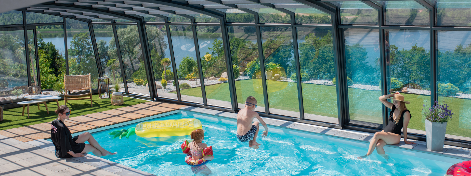 Skyline UP: Spacious Luxury Pool Enclosures