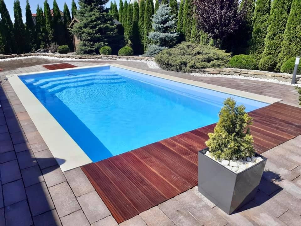 Starlight Pools: Luxury Pool Design & Installation