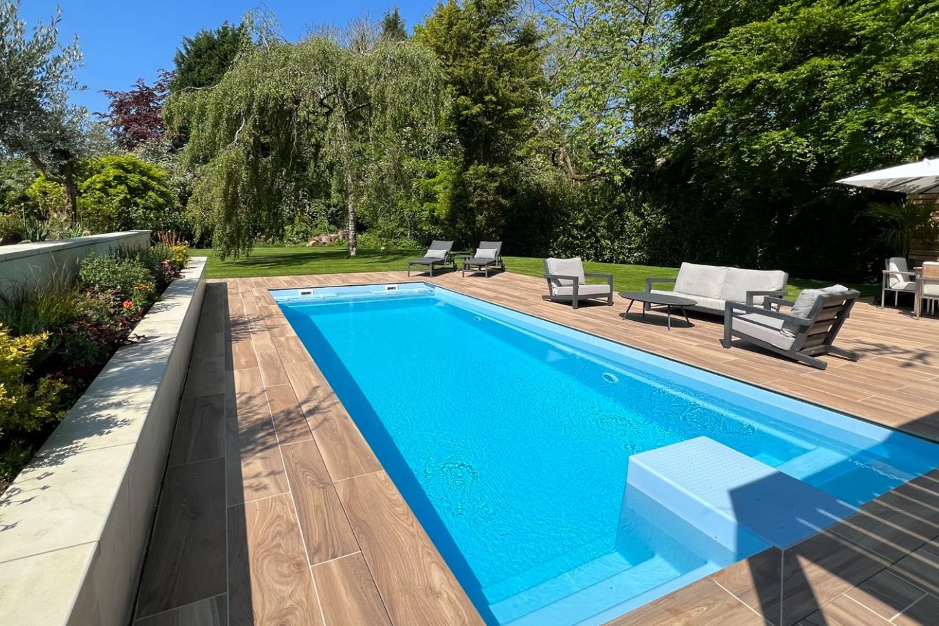 Starlight Pools: Luxury Pool Design & Installation